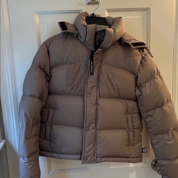 Aritzia | Jackets & Coats | The Super Puff Shorty Climatte | Poshmark